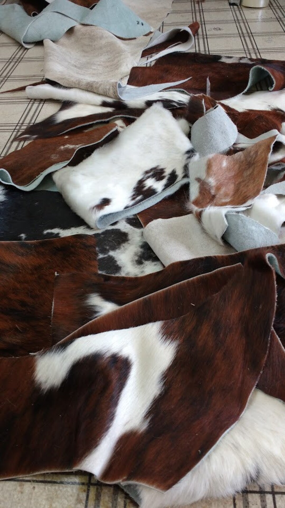 Genuine Cow Hide Cowhide Hair on Hide Leather Remnants Scraps Pieces ...