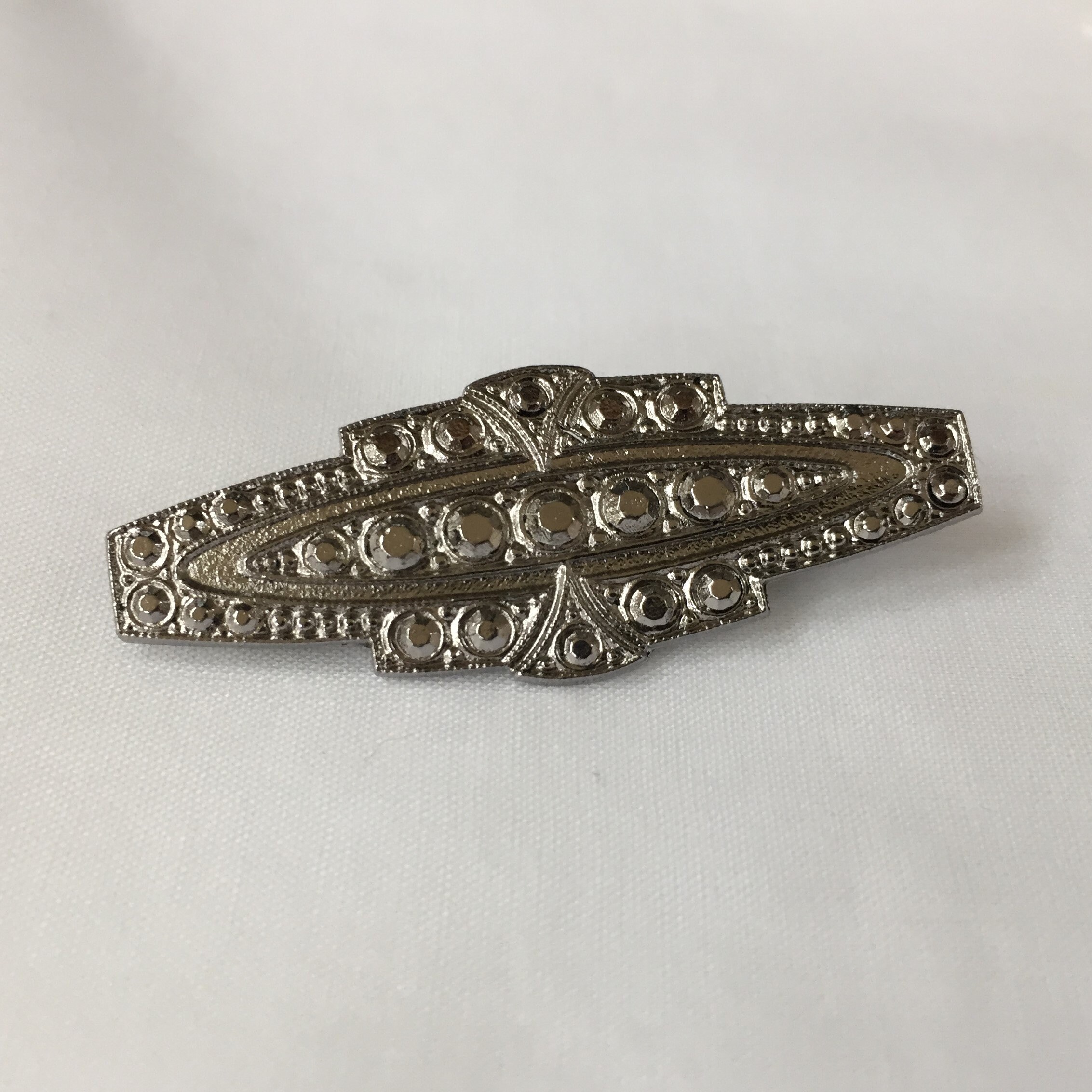 Art Deco Style Metal Raised Vintage Brooch Silvertone - Etsy