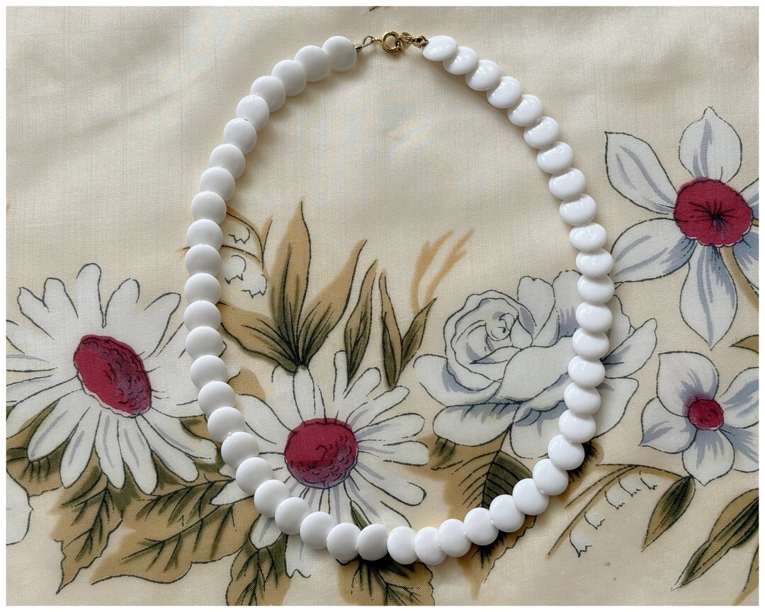 Vintage White Round Plastic Overlapping Bead Necklace - Etsy