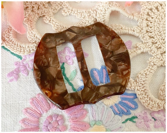 Vintage Brown Plastic 1940s Belt buckle - Gem