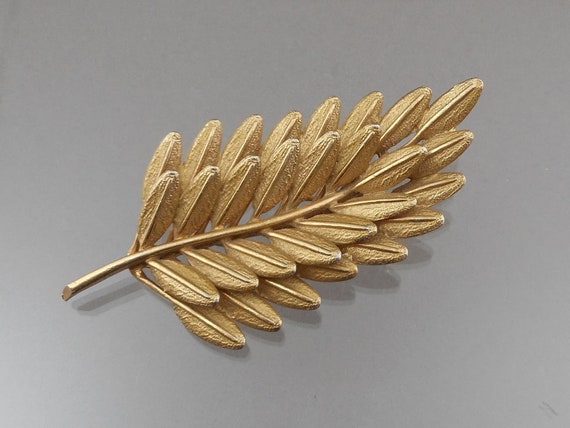 Large Vintage 1950s Hargo Feather or Leaf Brooch - Go… - Gem