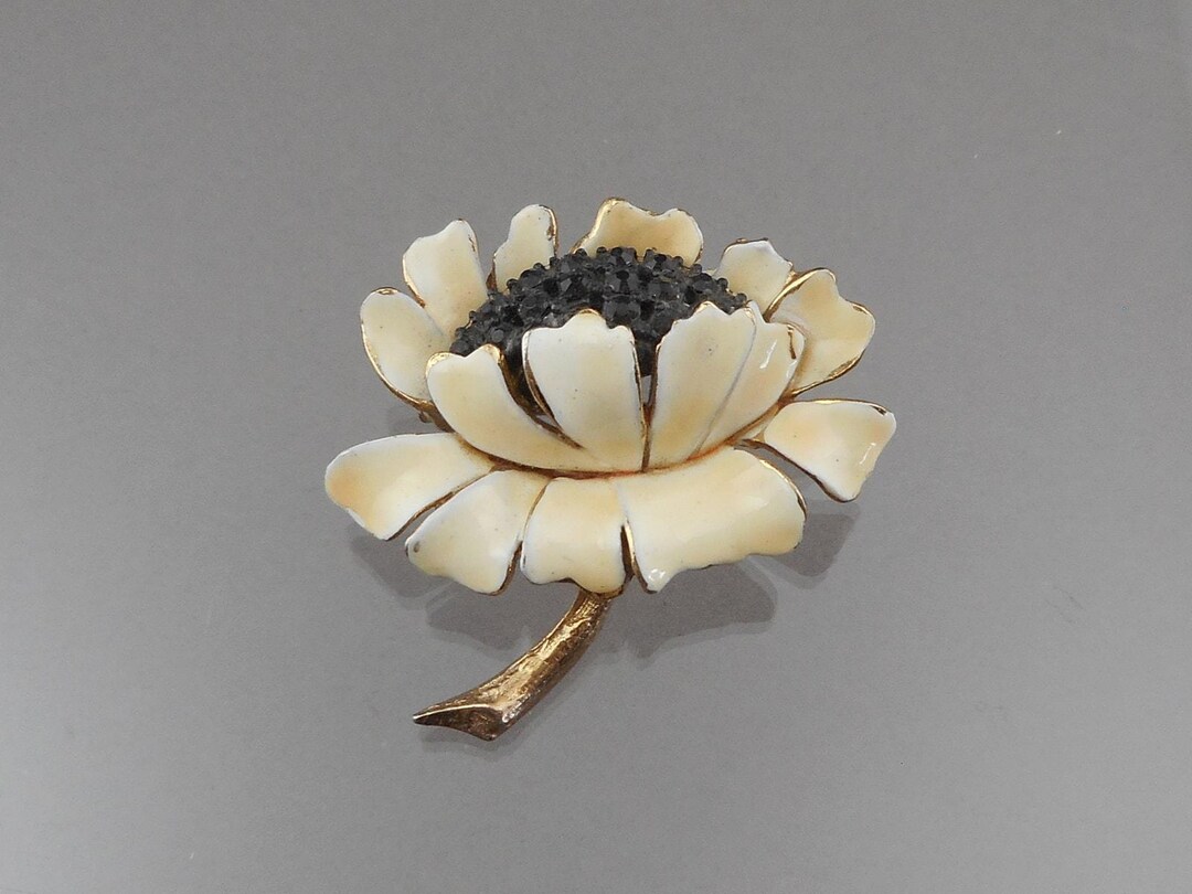 Vintage 1950s HAR Hargo Sunflower Brooch Pin - off White Enamel W Black ...
