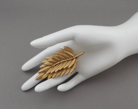 Large Vintage 1950s Hargo Feather or Leaf Brooch - Go… - Gem