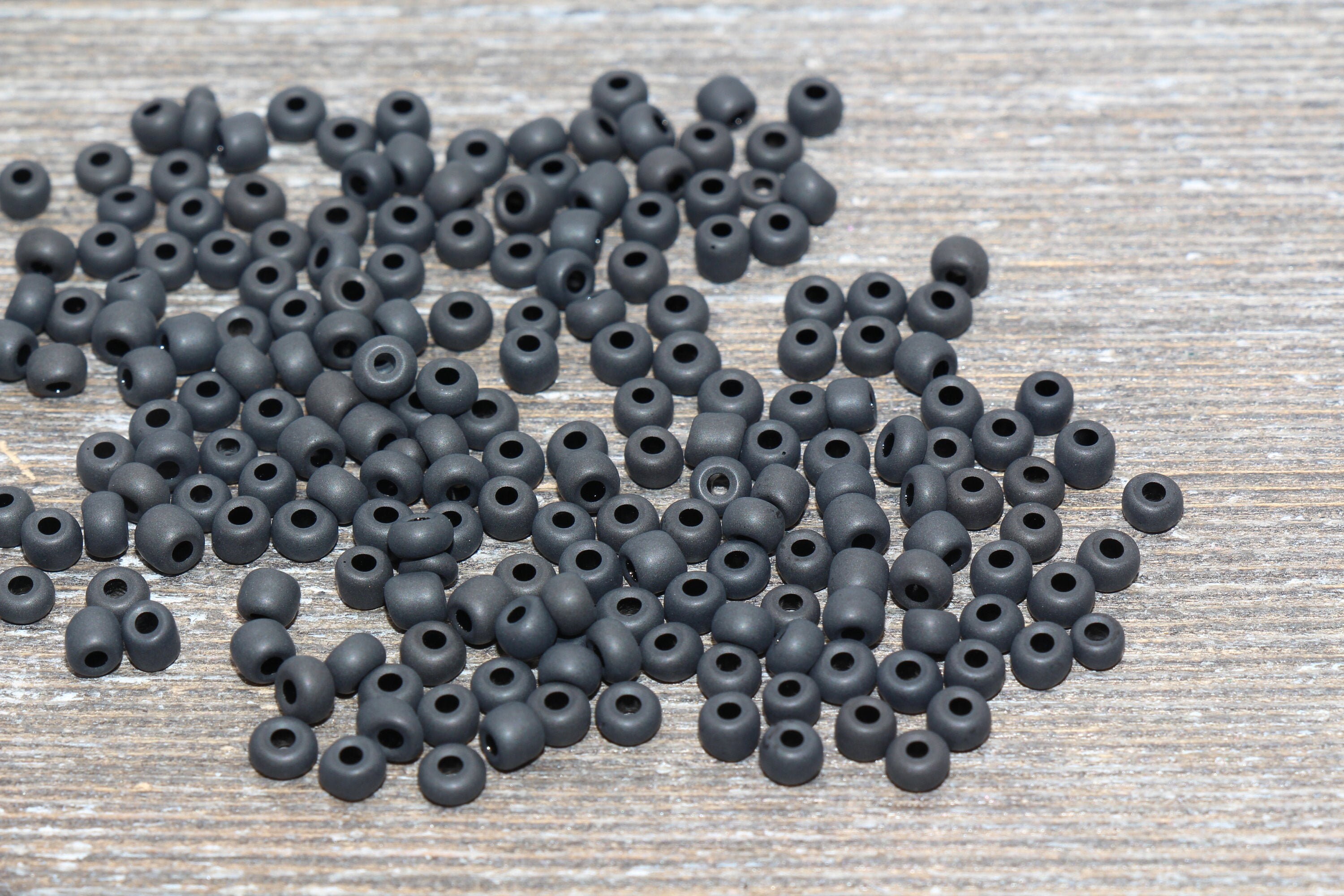 Matte Glass Seed Beads, 4mm 6/0 Glass Round Seed Beads, Matte Black ...