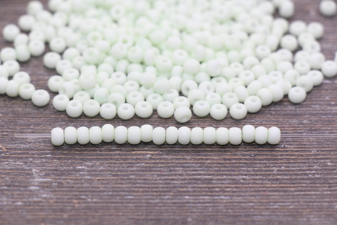 Matte Glass Seed Beads, 4mm 6/0 Glass Round Seed Beads, Pastel Mint ...