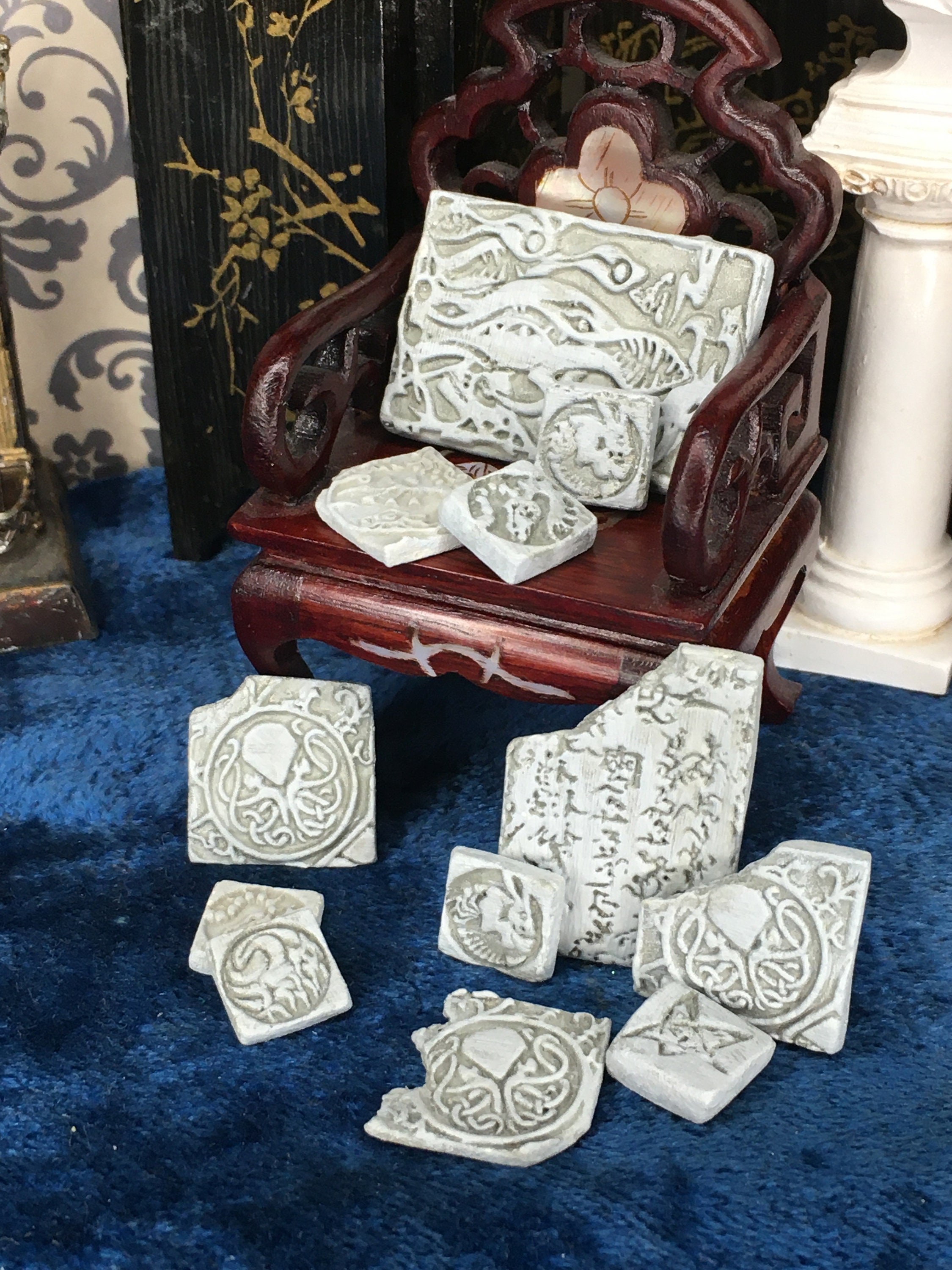 Miniature Ancient lovecraftian Cthulhu artifacts for dollhouse | Etsy