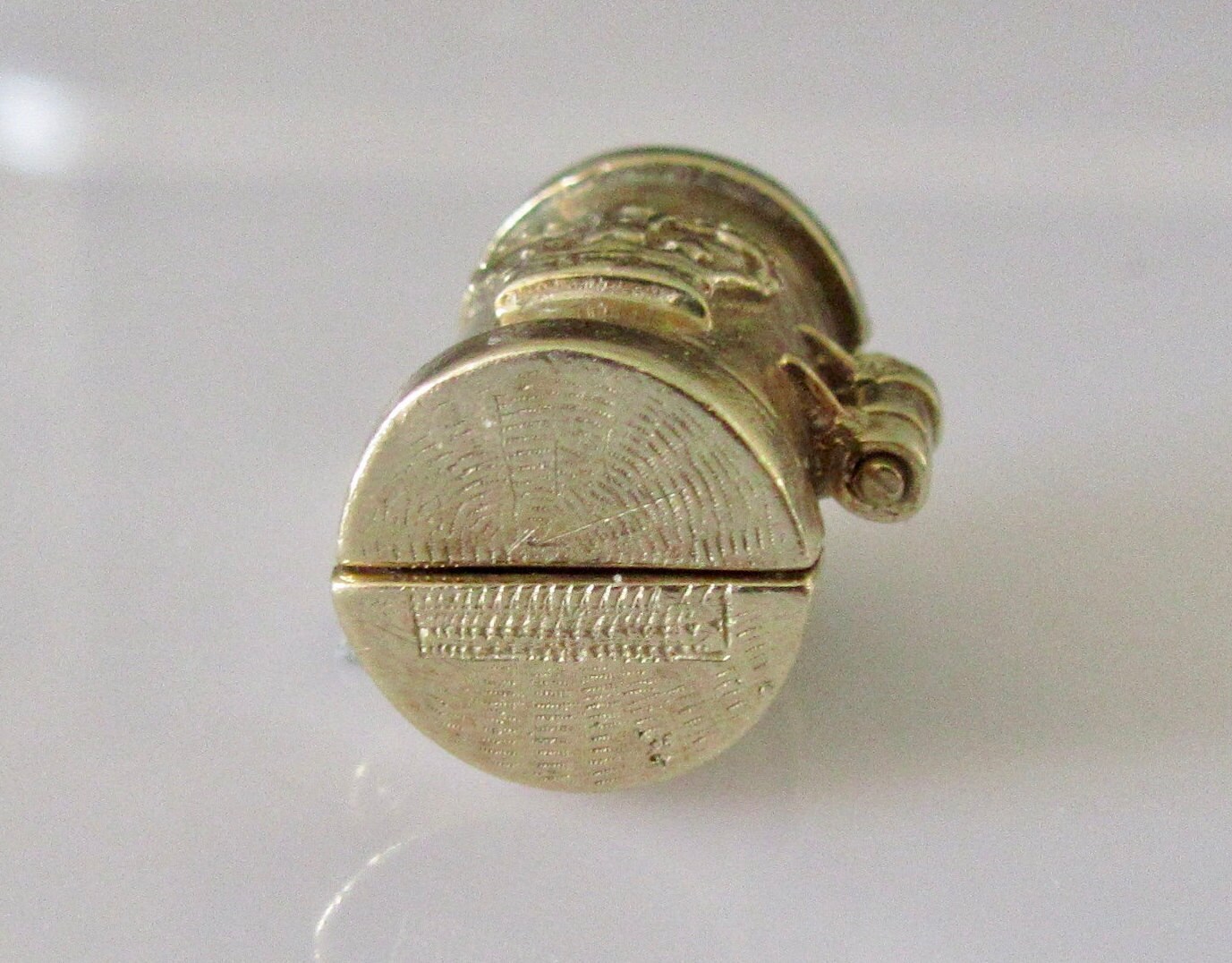 9ct Gold British Post Box and Postman Opening Charm | Etsy