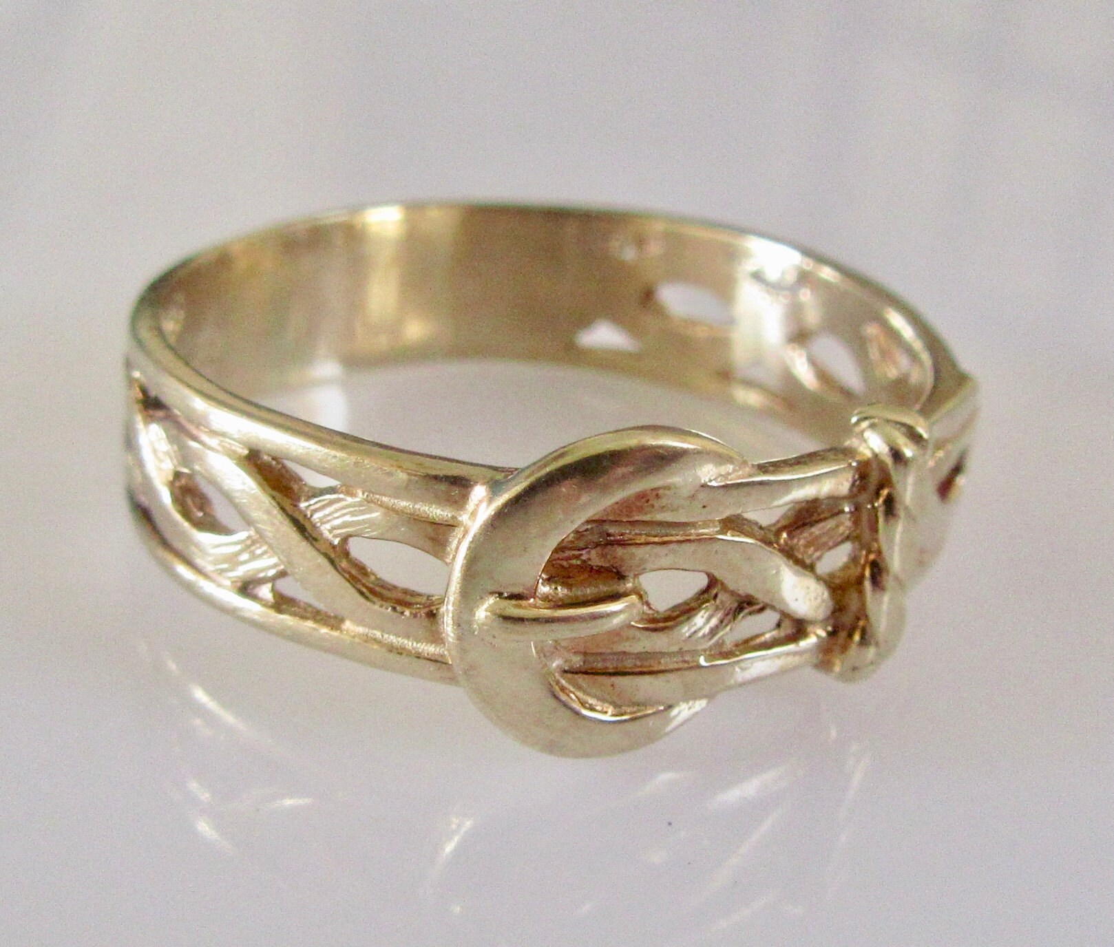 9ct Yellow Gold Fretwork Buckle Ring | Etsy