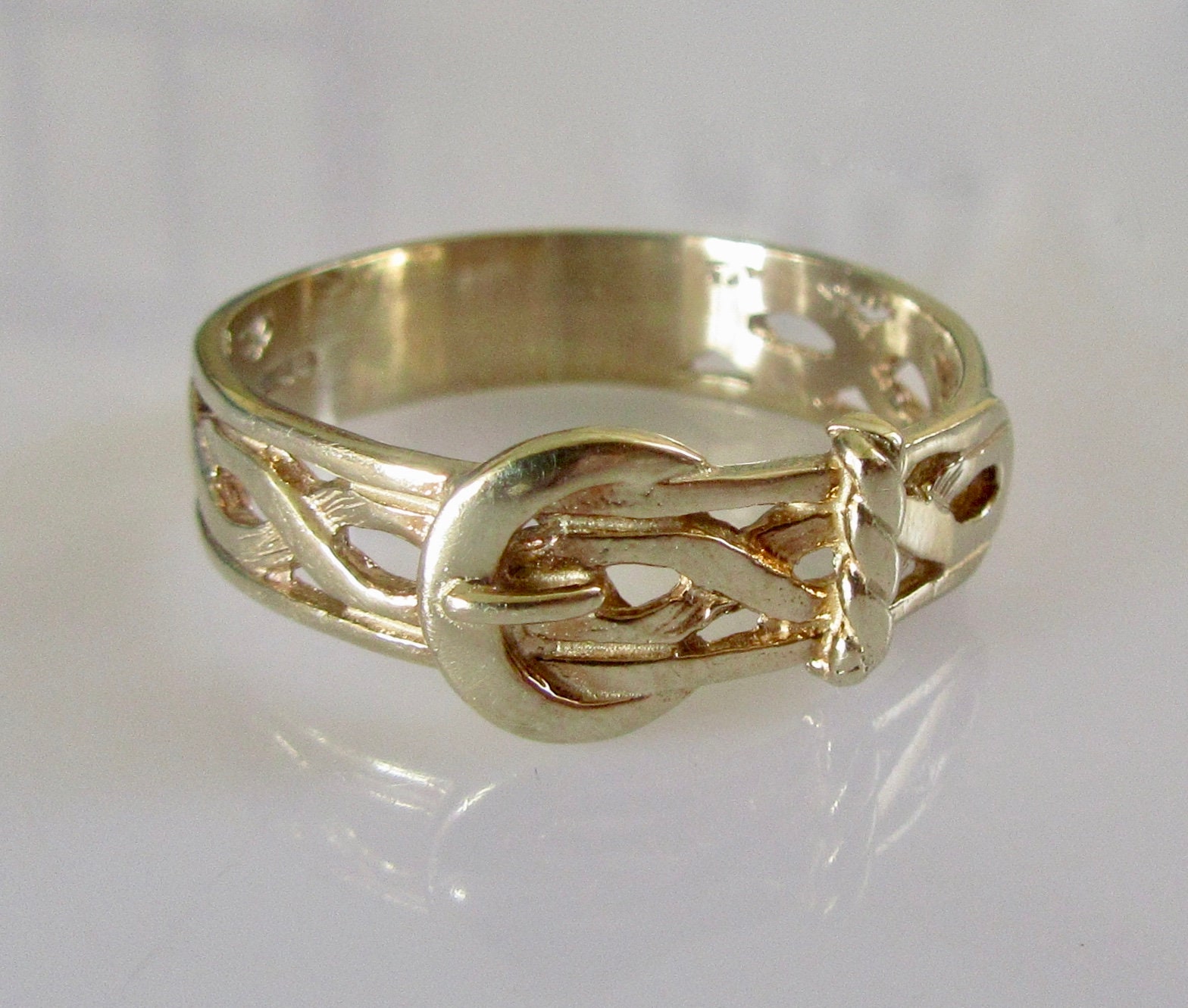 9ct Yellow Gold Fretwork Buckle Ring | Etsy