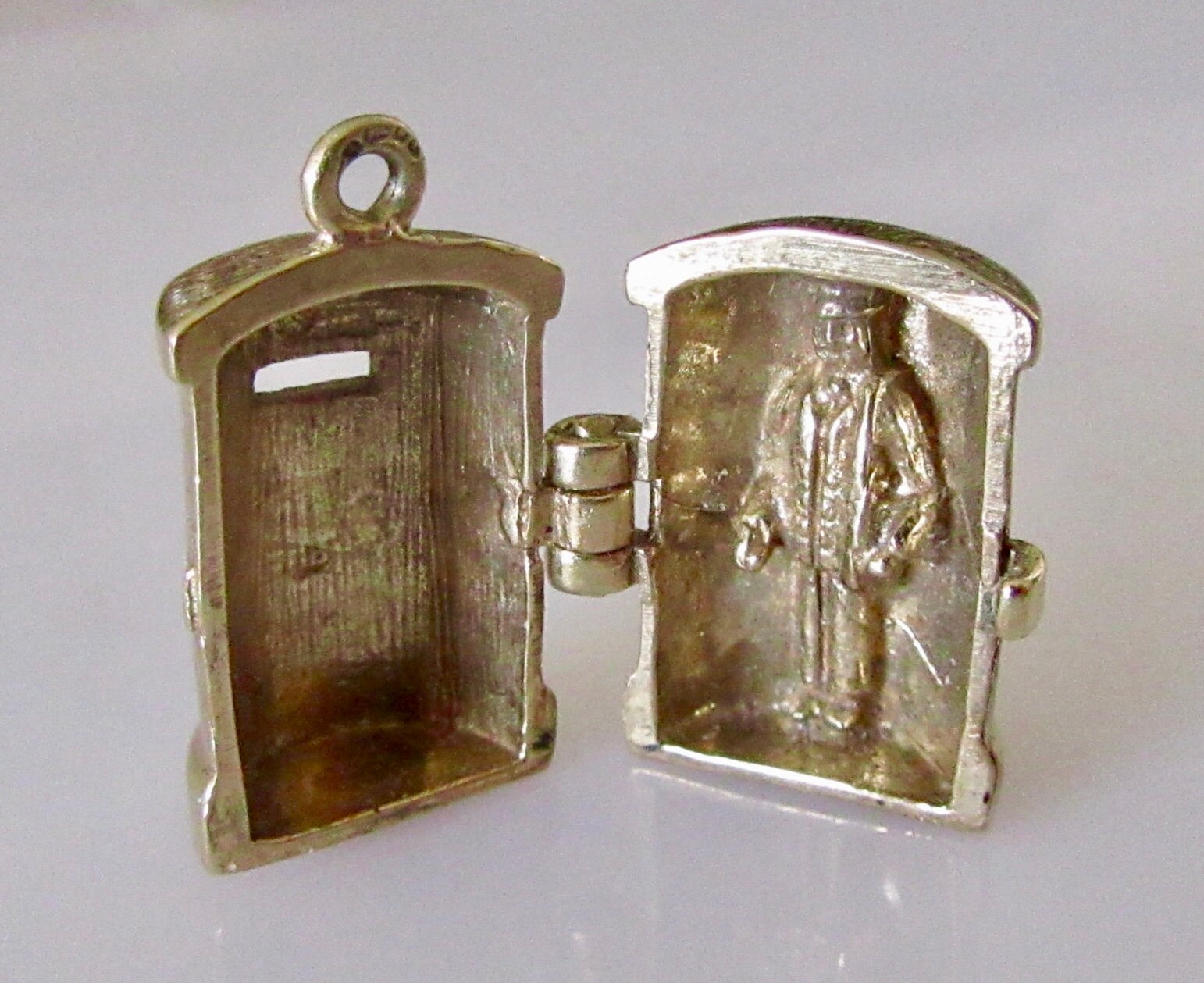 9ct Gold British Post Box and Postman Opening Charm | Etsy