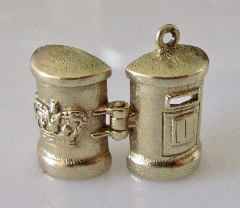 9ct Gold British Post Box and Postman Opening Charm - Etsy