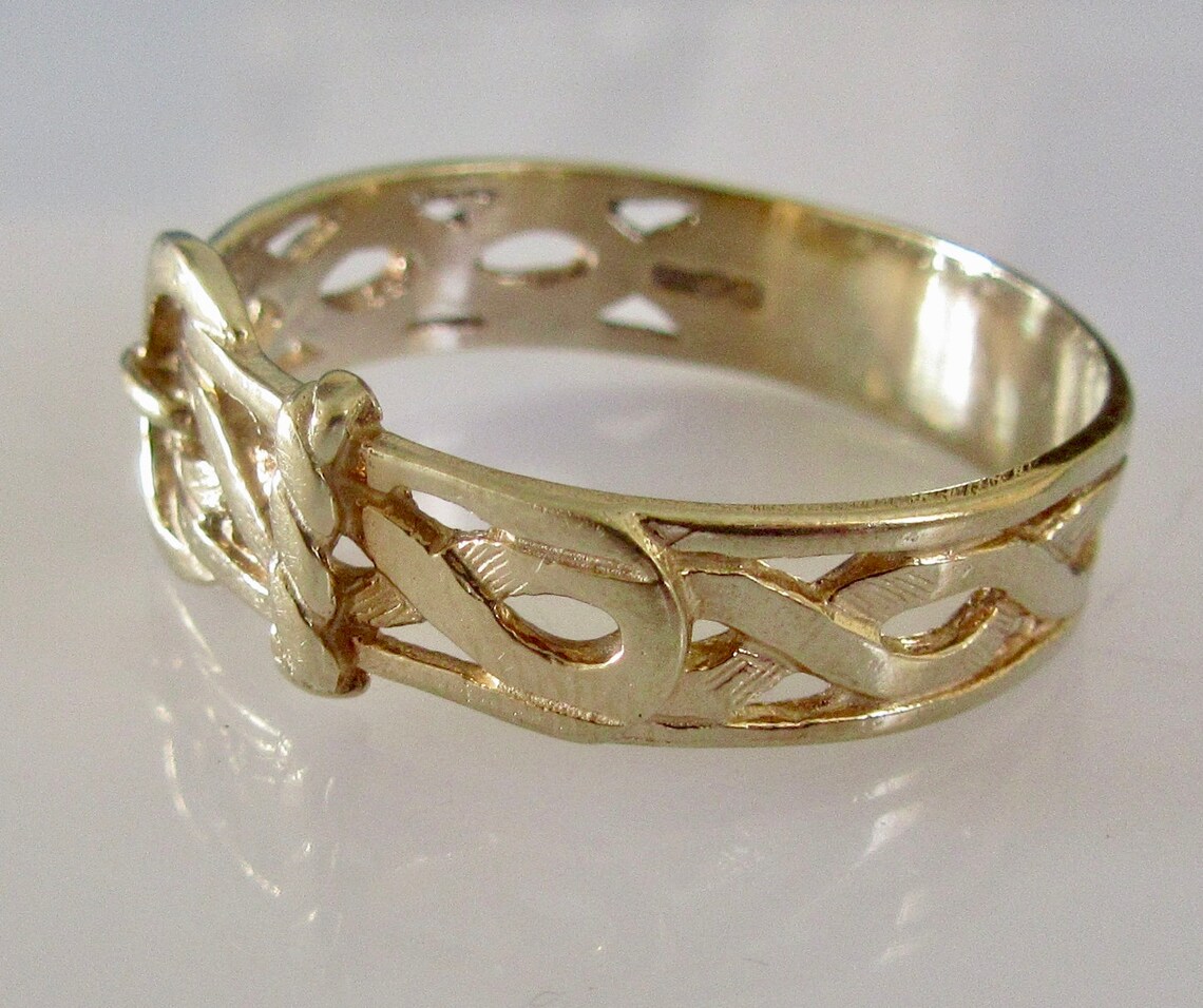 9ct Yellow Gold Fretwork Buckle Ring | Etsy