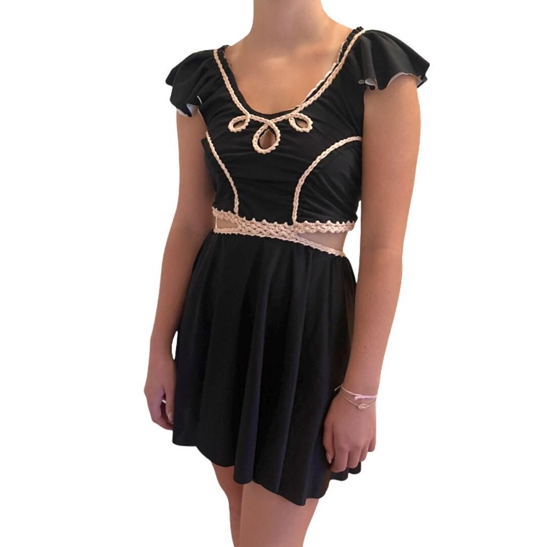 REVERSIBLE MINI DRESS Flutter Sleeve Rodeo Dress Black White Beige ...