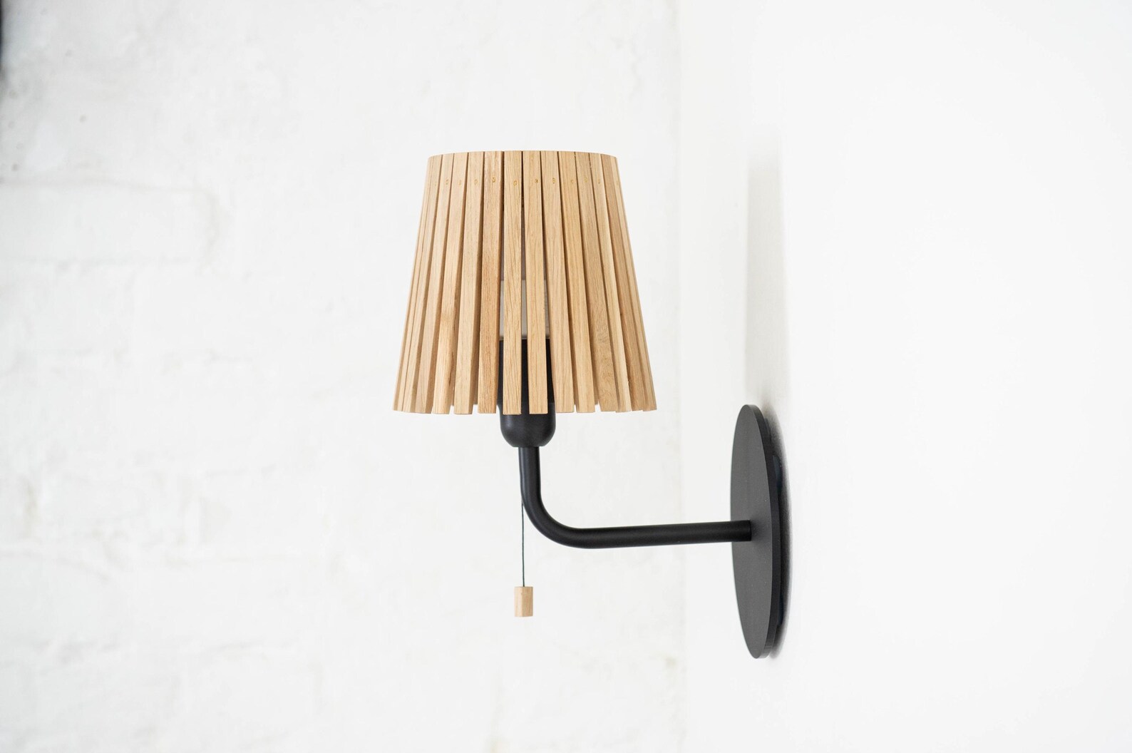 No. 08 W - Oak Wood Wall Light - for Wall Outlet - Mirrored - Black ...