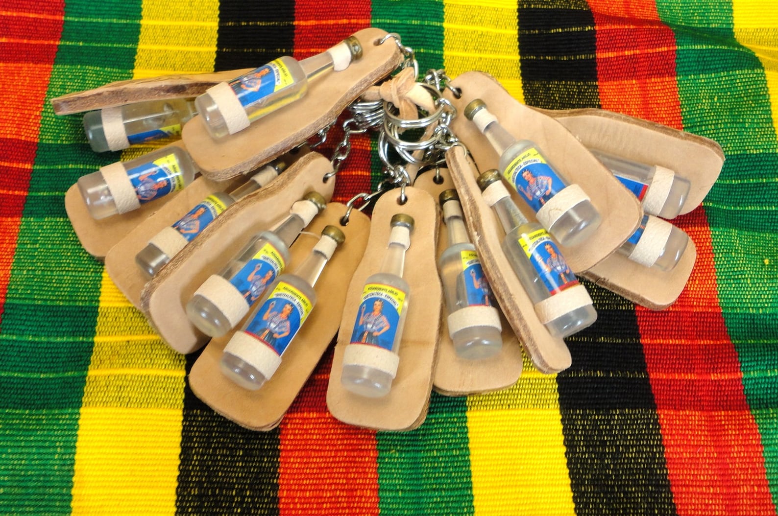 Guatemala Llavero Guatemalteco Souvenir Cuero Aguardiente Quetzalteca ...