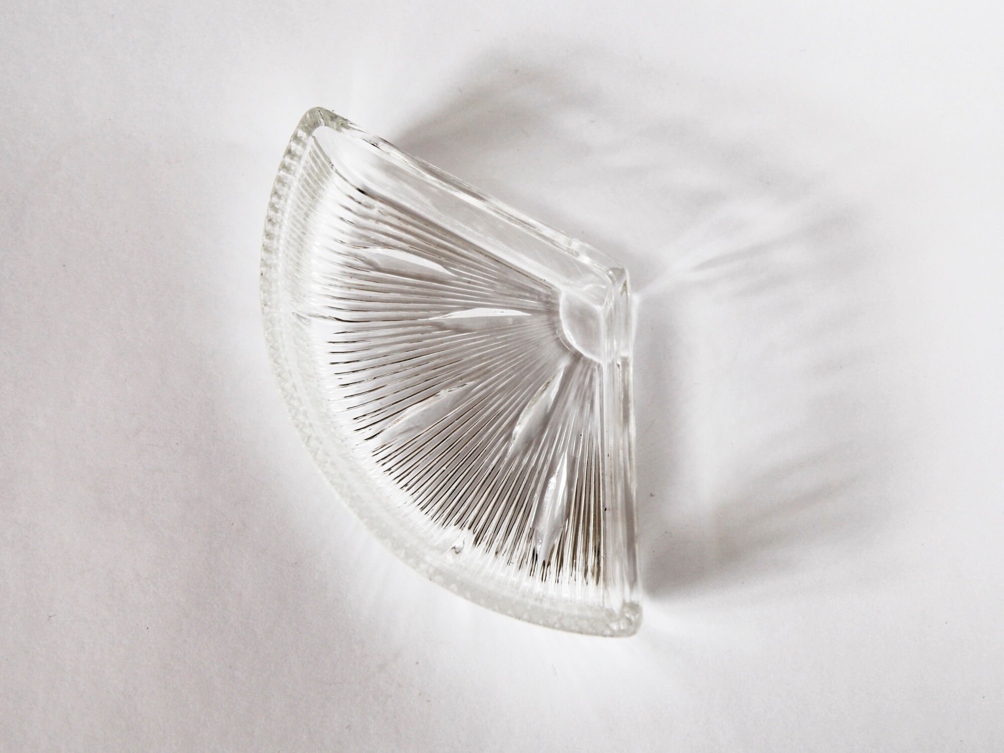 Tobacciana Vintage 60s 70s seashell shape ash tray or small crystal ...