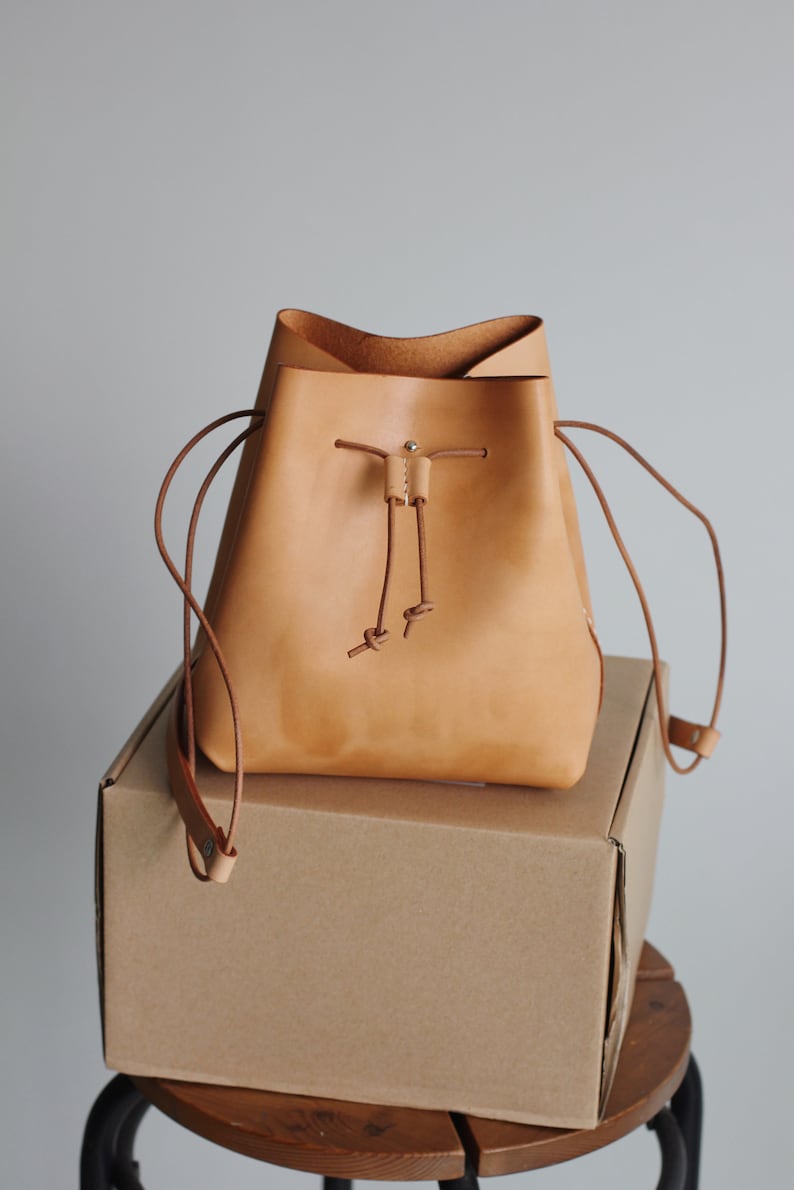 Handmade Vegetable Tanned Leather Drawstring Bucket Bag L | Etsy