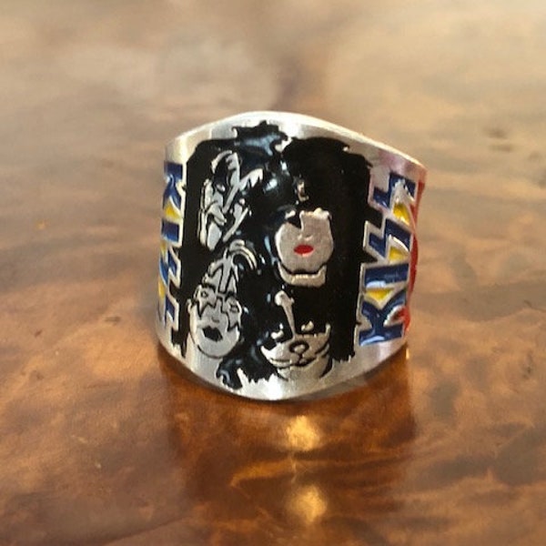Kiss Ring - Etsy