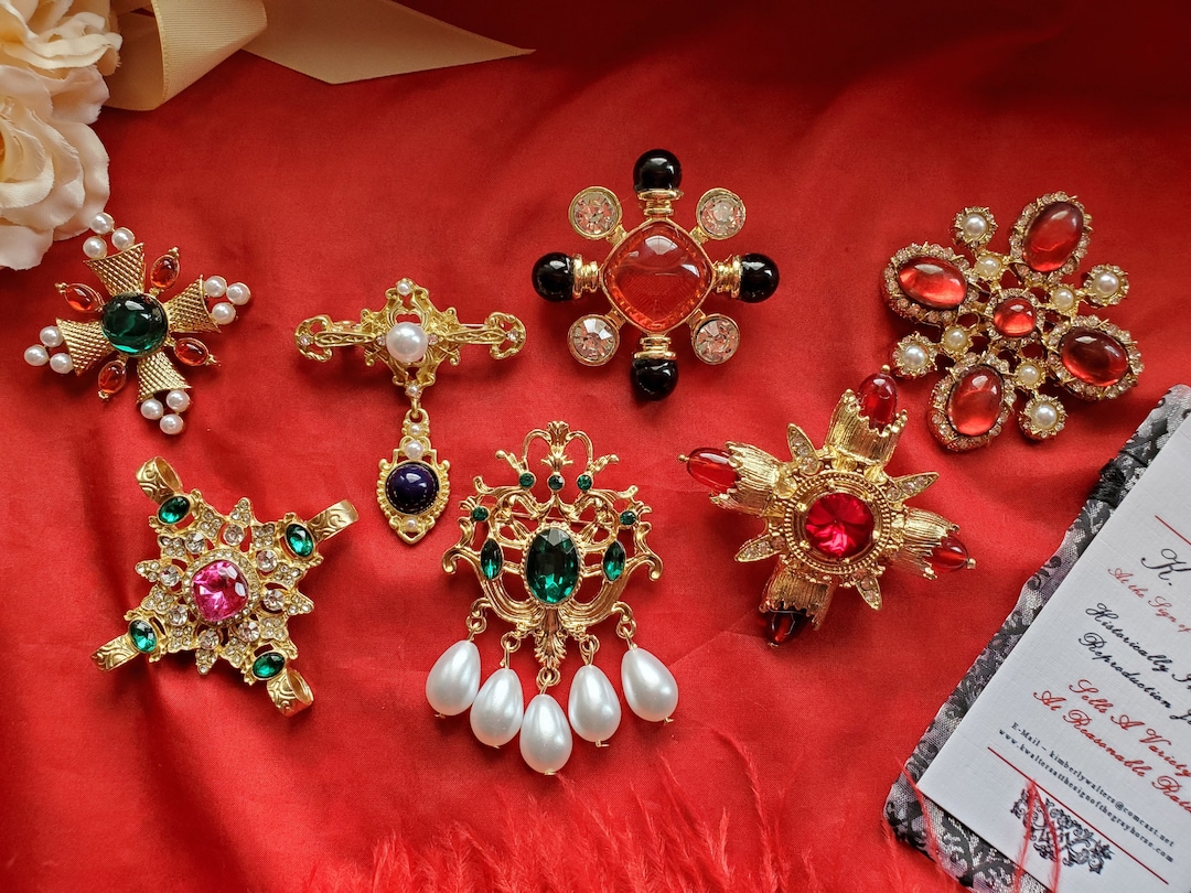 BR-0020 - Crystal and Glass Pearl Brooches - Renaissance Brooch ...