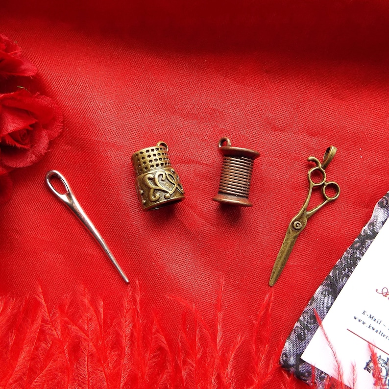 PE-0098S - Brass Needle, Thimble, Thread, and Scissor Charms - Equipage ...