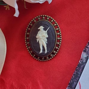 BR-0039 - Revolutionary War Vintage Cameo Brooch - Soldier, Minuteman ...