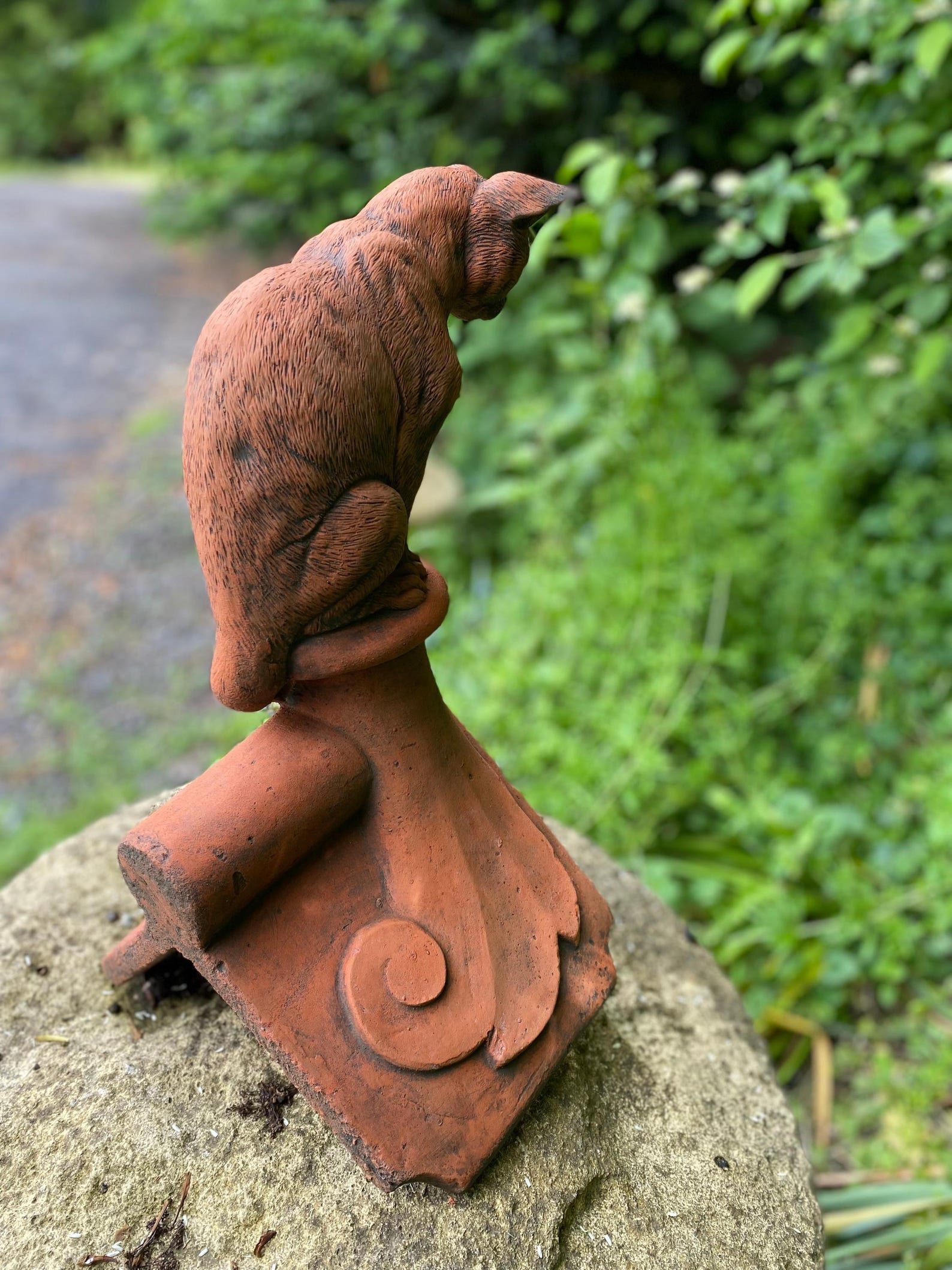 Curious Cat Roof Finial 90 Degree Angled Decorative Stone Ridge Tile ...