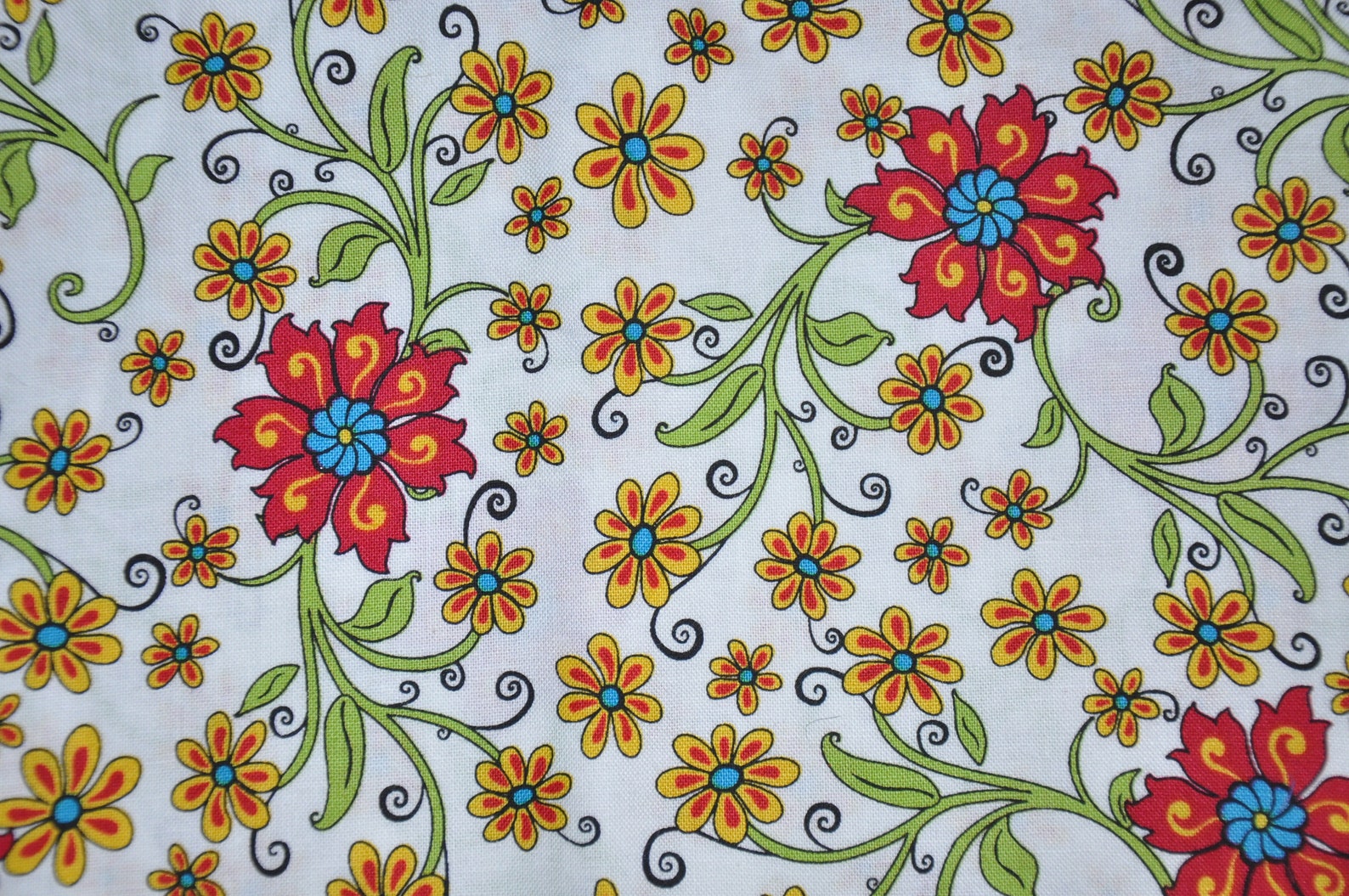 White Flower Pattern fabric 100% Cotton Quilt Fabric End | Etsy