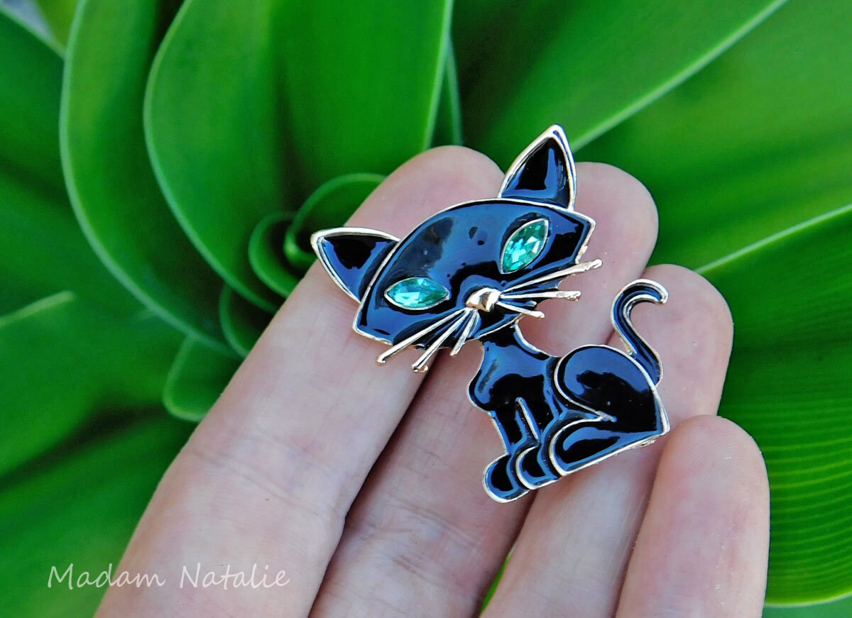 Cat Pin 35mm Black Enamel Cat Pin Black Kitty With Green Etsy