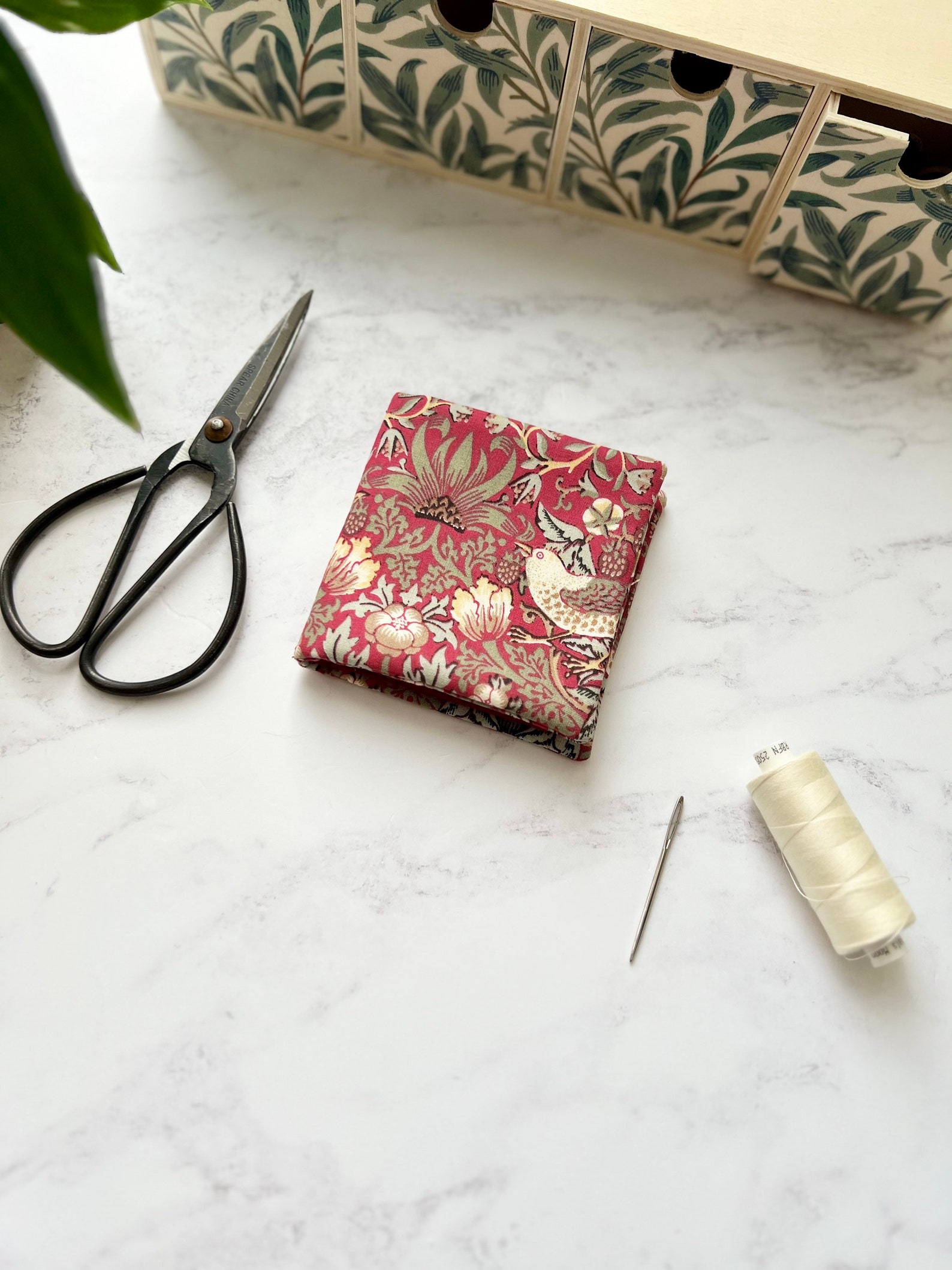 William Morris Fabric Needle Case, Craft Storage Ideas, Fabric Sewing ...