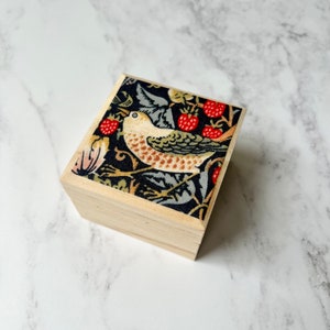 William Morris Trinket Box With Lid, Trinket Box, Keepsake Jewellery ...