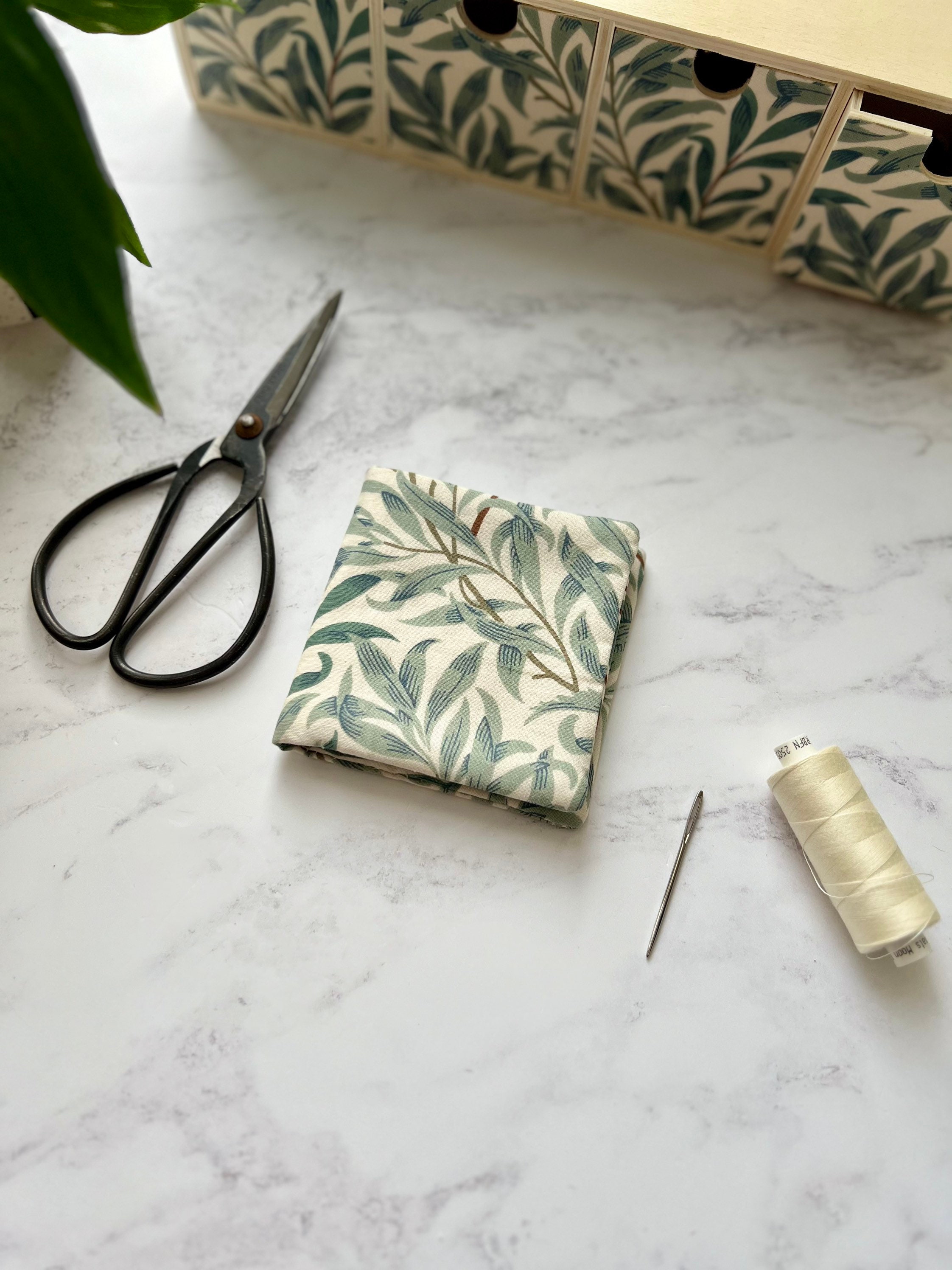 William Morris Fabric Needle Case, Craft Storage Ideas, Fabric Sewing ...
