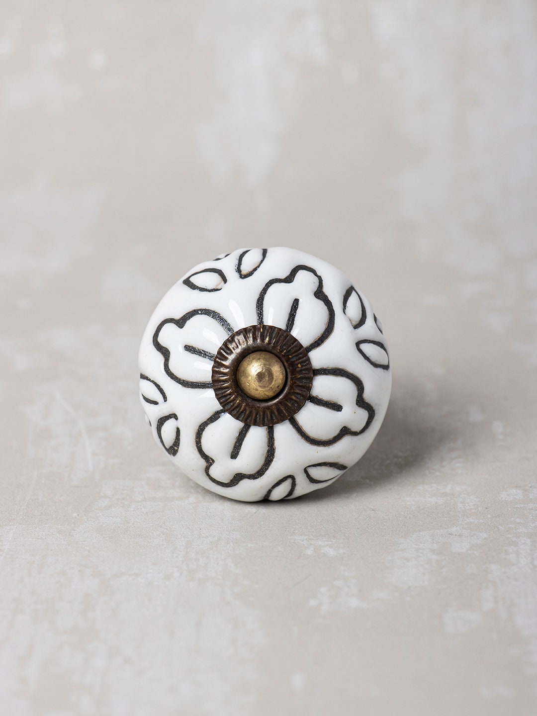 Set of 2,4,6,8,10,12,14 Handmade Round Black and White Embossed Pattern ...