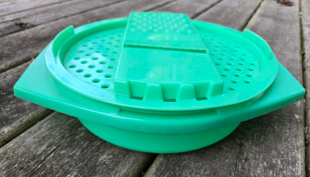 Retro Jadeite Tupperware Cheese Grater & Bowl, Vintage, Plastic, 2 ...