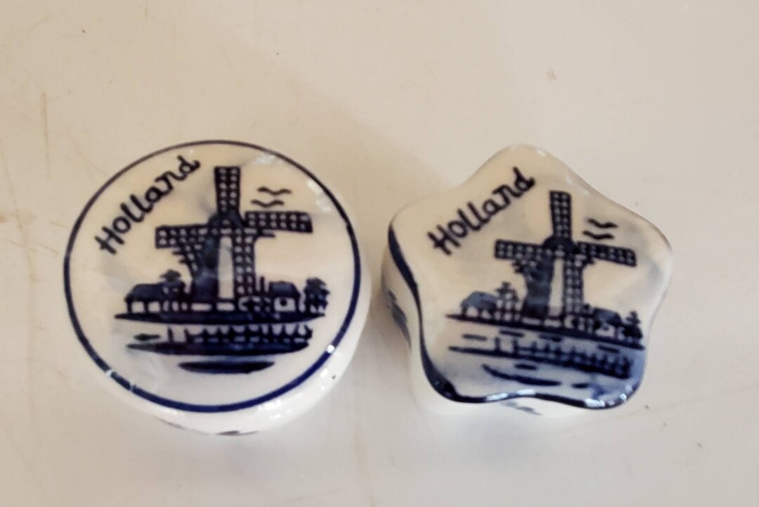 Set of 2 Handpainted Delft Blue Trinket/pill Boxes Made in Holland 1 ...