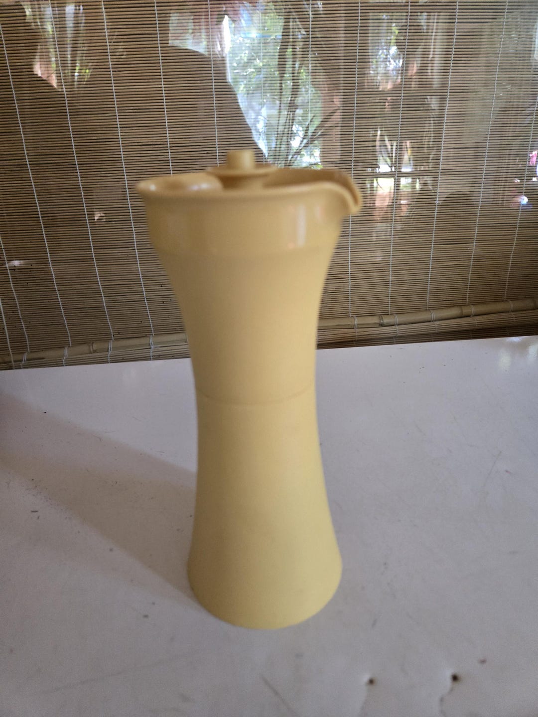 Tupperware 1246-17 Plastic Cruet for Oil or Vinegar Push Button Lid ...