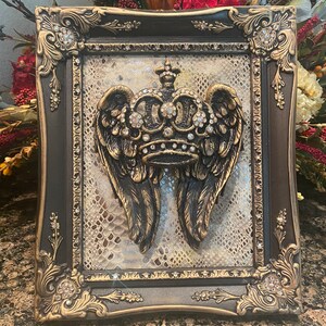8” X 10” Frame With Wings and Crown - Etsy