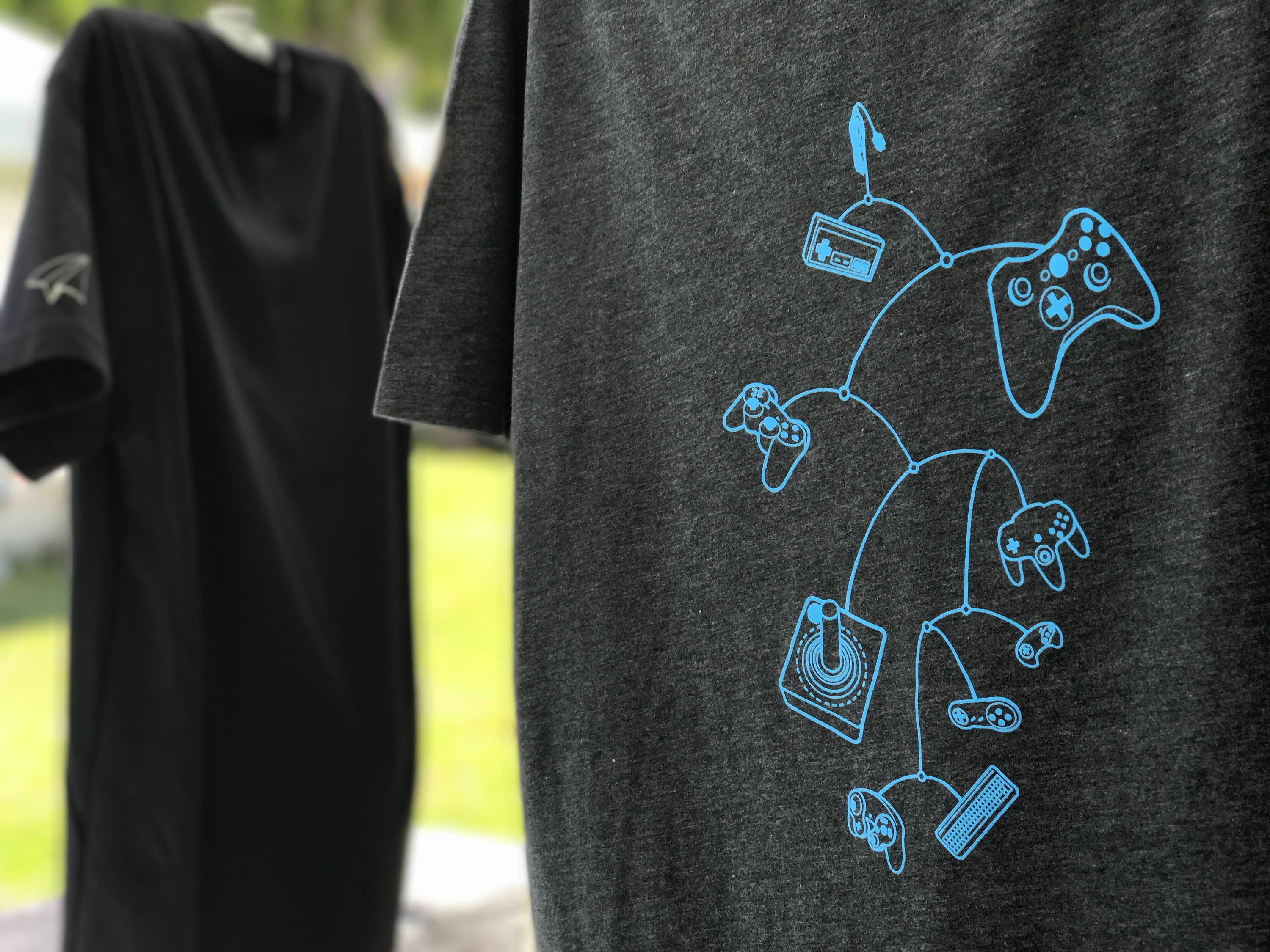 Gamer T-shirt With Video Game Controllers Mobile, Gaming Gifts and Cool ...