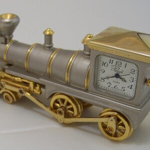 Train Engine Desk Clock Platinum Collectible Vintage Locomotive Clock ...