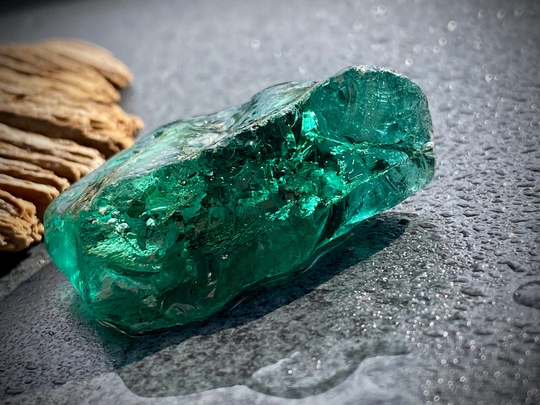 Crumpled Burnt Sea Glass Rare Bonfire Emerald Color Marine Glass Unique ...