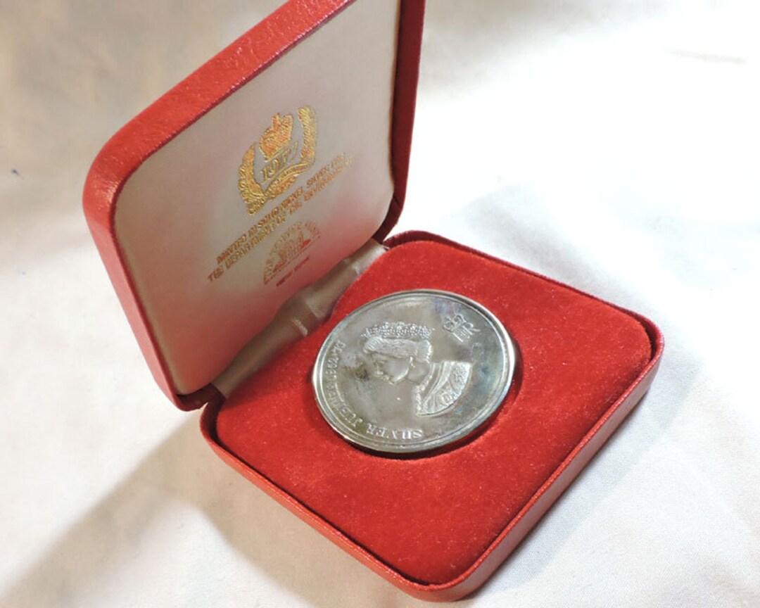 The Tower Mint Silver Jubilee 1977 Medallion Nickel Silver Cased - Etsy