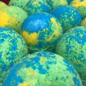 Alien Bath Bomb - Toy Inside! - Bath Bomb for Kids - Bath Bomb Surprise ...