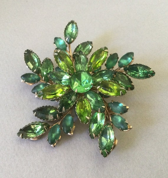 Green and Frosted Rhinestone Riveted 1950s Pin/Brooch - Gem