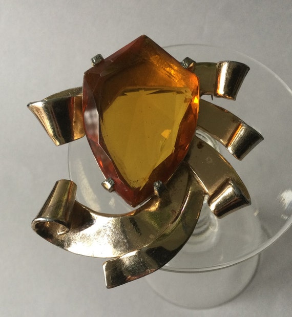 Moderne Large Topaz Glass Shield Art Deco Brooch/Pin - Gem