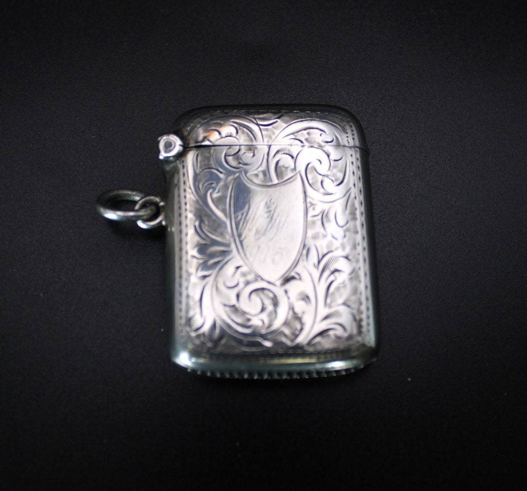 Antique "solid Silver Vesta Case" Engraved Scrolled Ferns and Side Ring ...