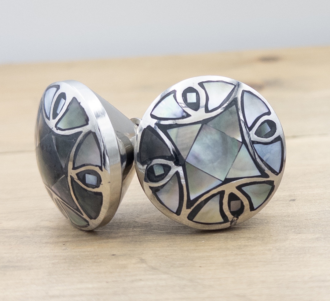 Unique Dresser Knob, Dresser Drawer Pull, Cabinet Knob - Modern Ebony Mother of Pearl Shells ...