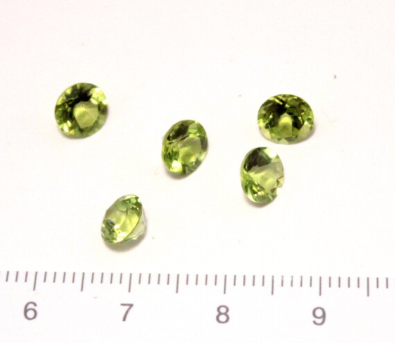Peridot round cut 6mm 2pcs/L-0012 | Etsy