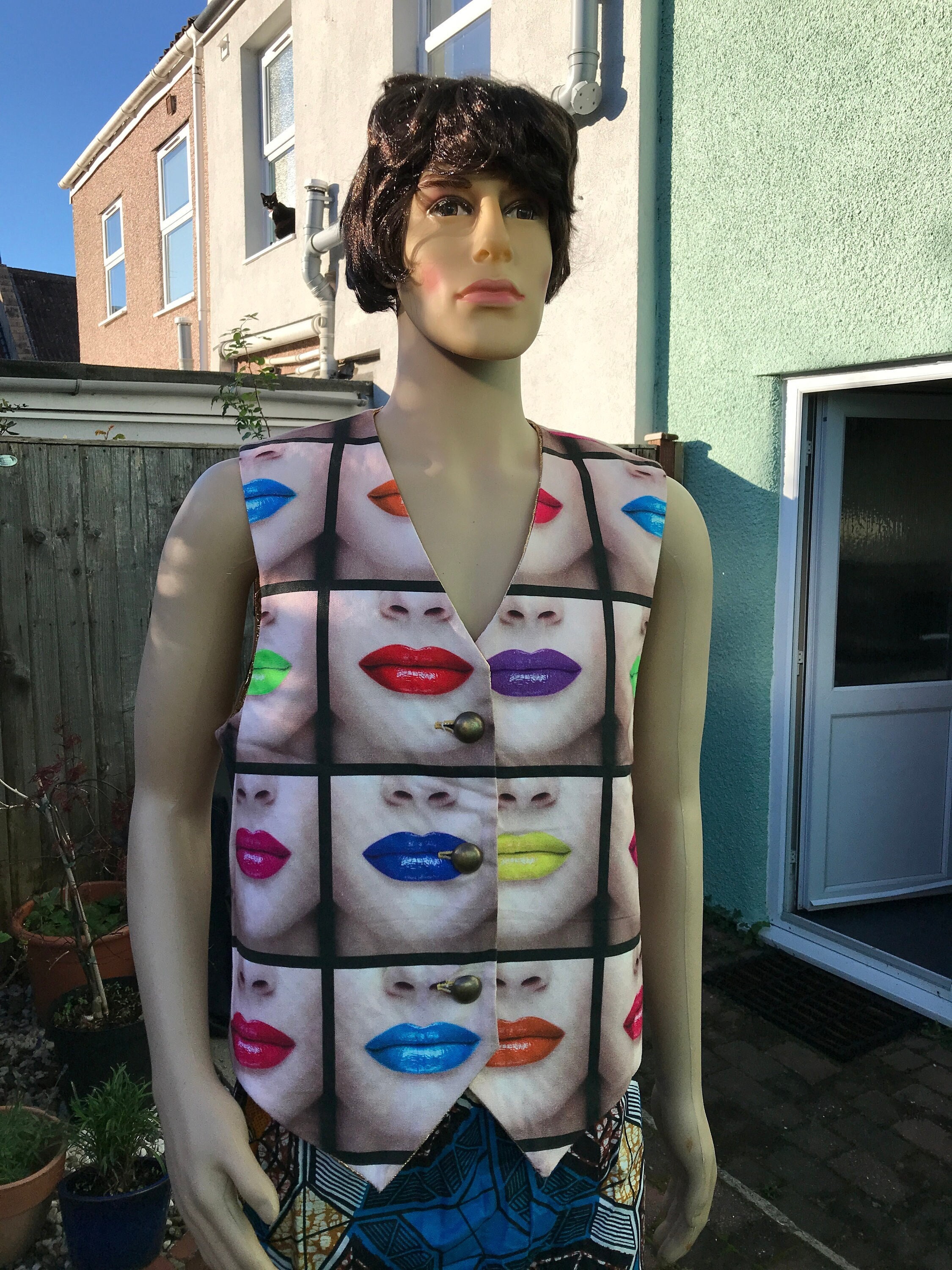 REVERSIBLE WAISTCOAT Retro Lips Kiss Print / Metallic Gold - Etsy