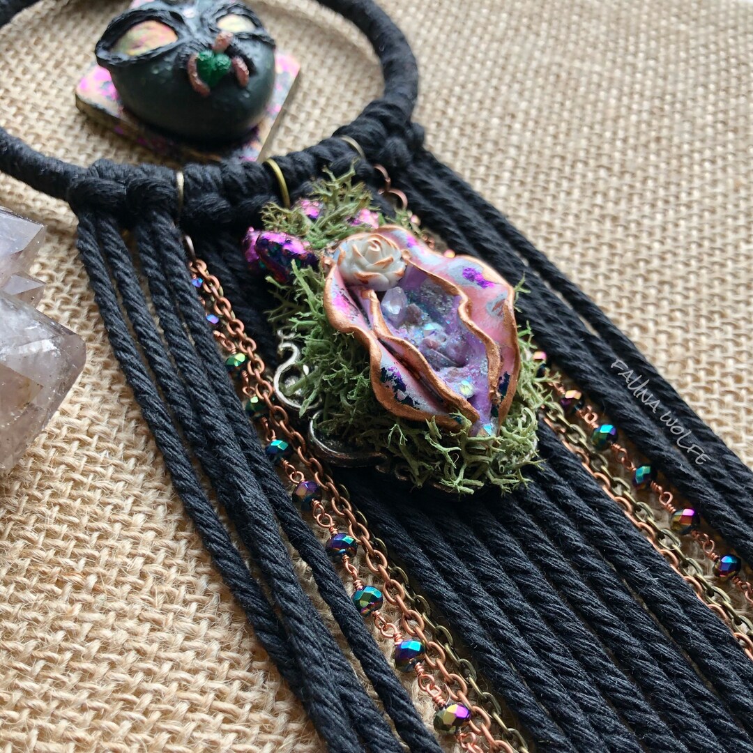 Extra Terrestrial Yoni Portal Wall Hanging, Vulva Wall Hanging, Alien ...