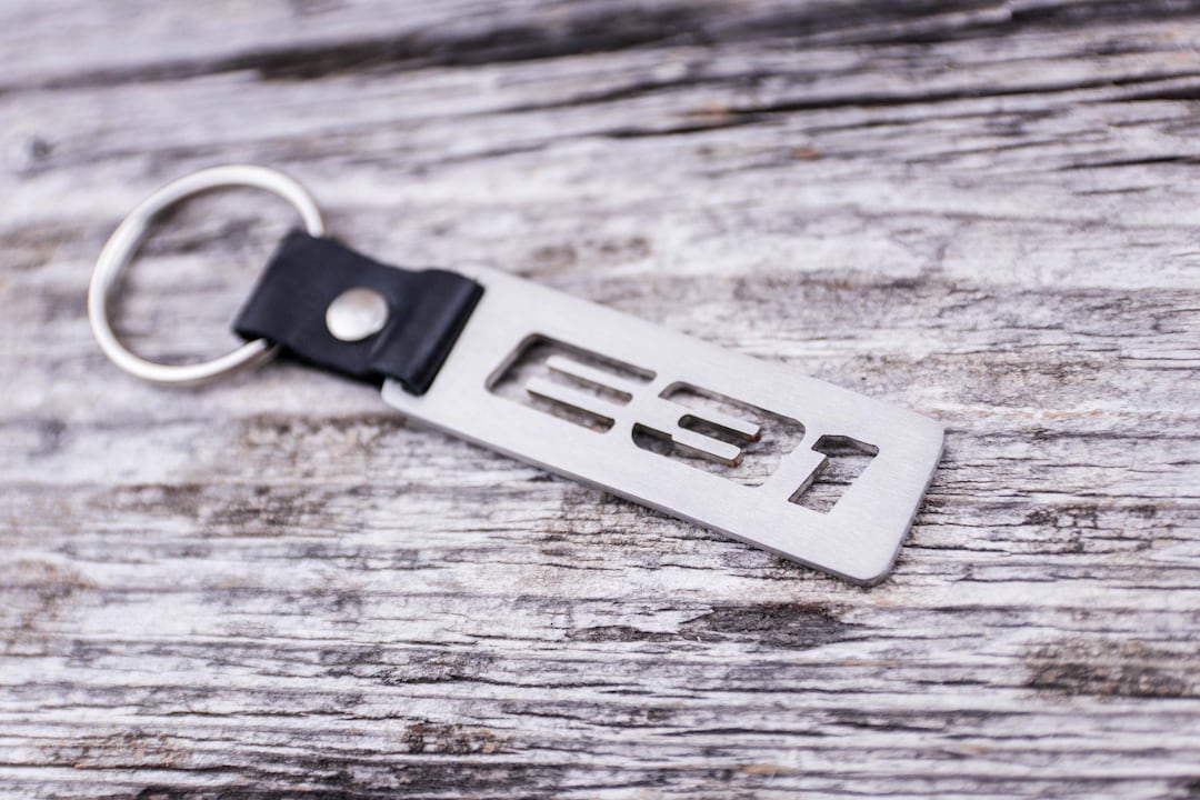 E31 Keychain Keyring 8 Series Stainless Steel Car Accesories V12 Engine ...