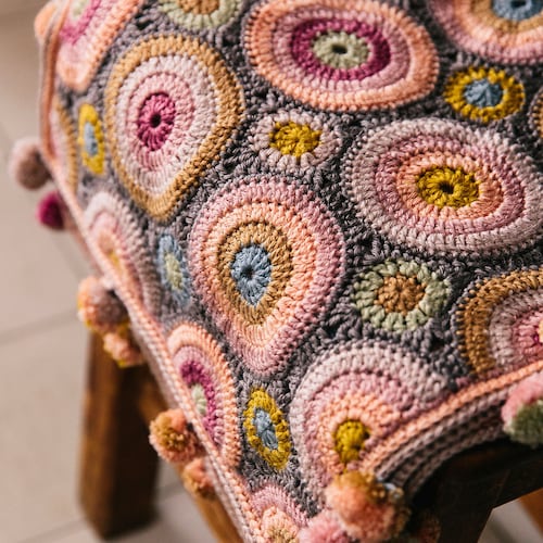 Magic Circles Scarf Pattern by Jane Crowfoot | Etsy